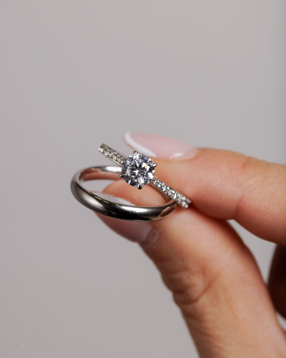 Difference Between Wedding Band And Engagement Ring Solitaire